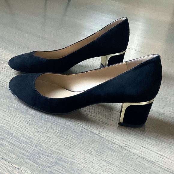 Ann Taylor | Shoes | Ann Taylor Olive Mid Heel Pump Suede Block Black ...